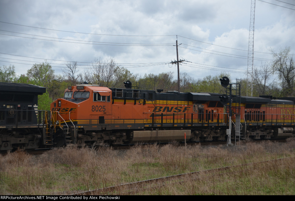BNSF 8025
